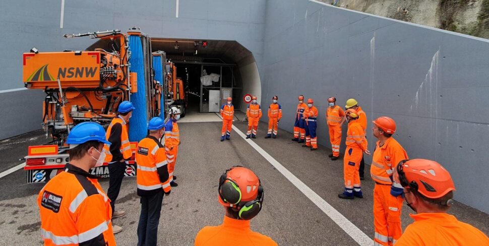 Die Tunnelwand reinigen? | NSNW